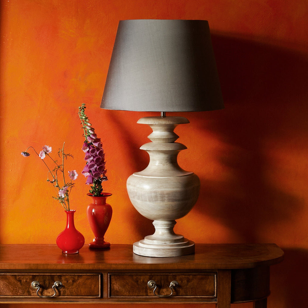 Verona table lamp in white