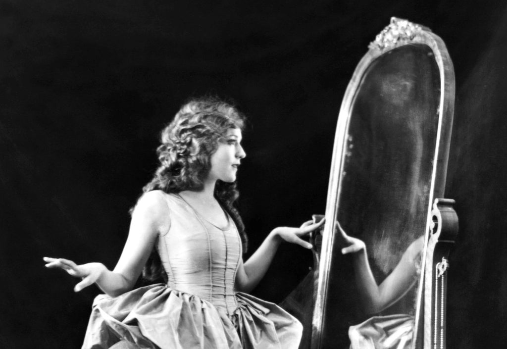 Glamorous glass: spectacular mirrors as statement pieces