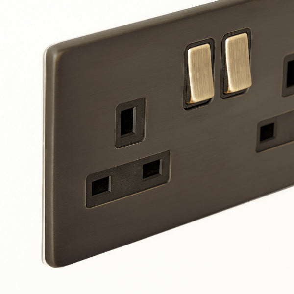 Double Florence plug socket in bronze