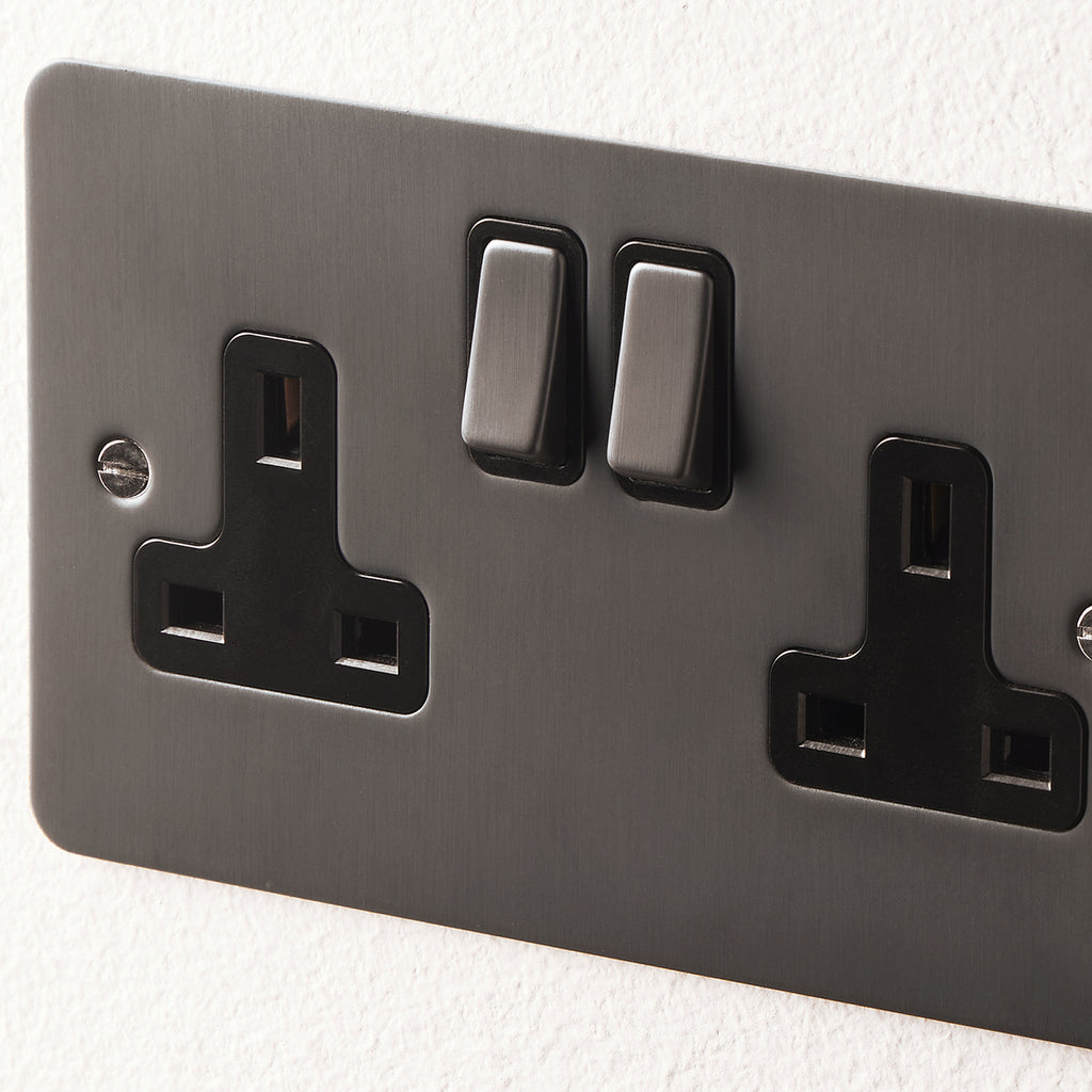 Lucian double socket with black inserts in bronze