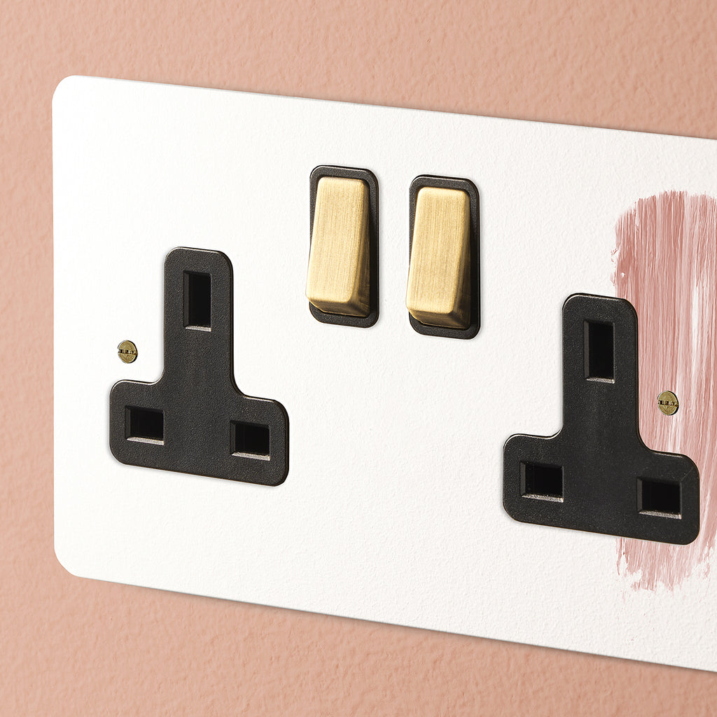 Lucian double socket with black inserts in a paintable finish