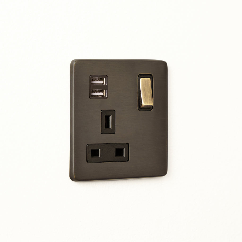 One gang Florence switched SP socket with dual USB outlet in bronze