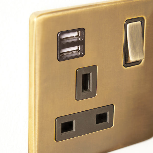 Florence one gang switched SP socket and dual USB outlet in brass
