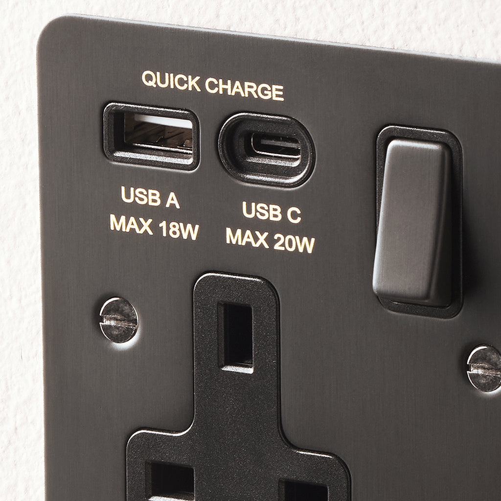 Lucian single socket with USB type A & C with black inserts in bronze