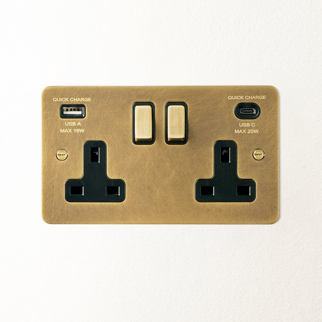Lucian double socket with USB type A & C with black inserts in aged br