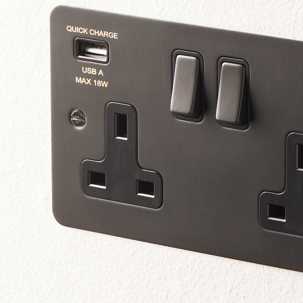 Lucian double socket with USB type A & C with black inserts in bronze