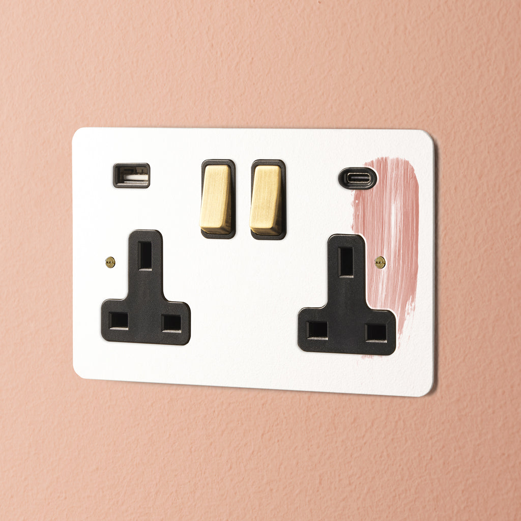 Lucian double socket with USB type A & C with black inserts in a paint
