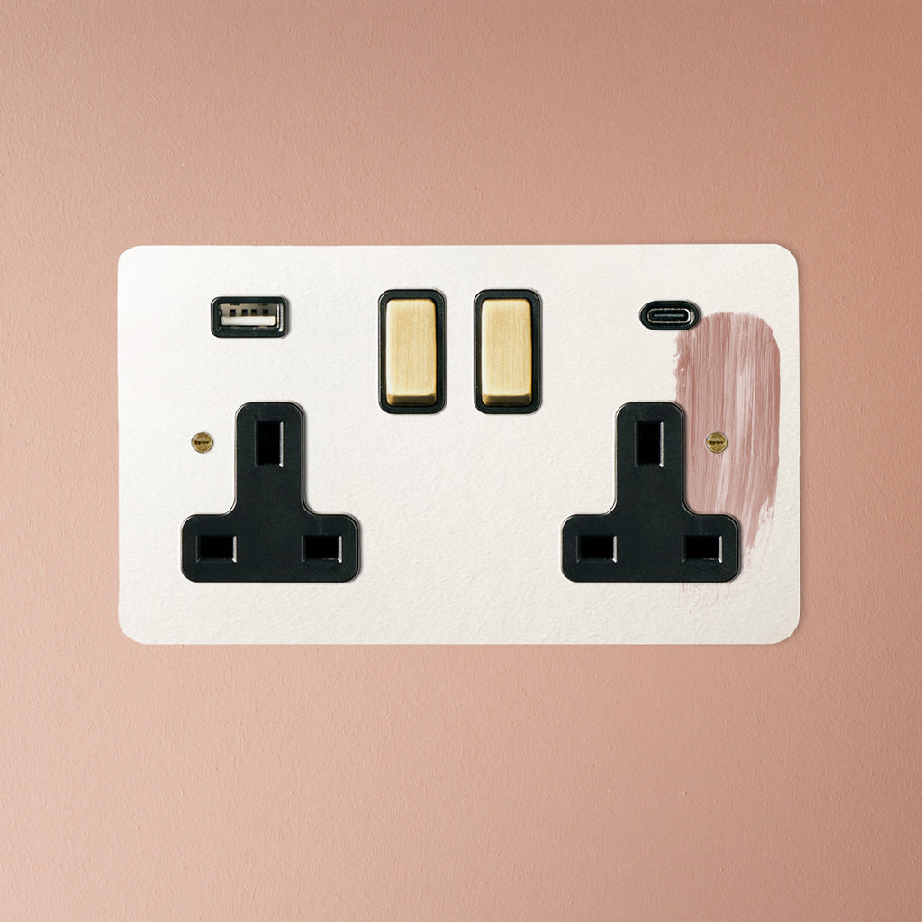 Lucian double socket with USB type A & C with black inserts in a paint