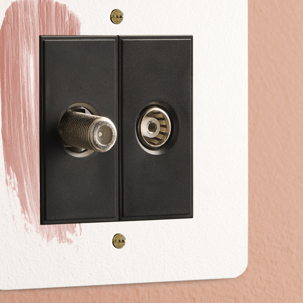 Lucian 1G satellite socket & TV socket in a paintable finish