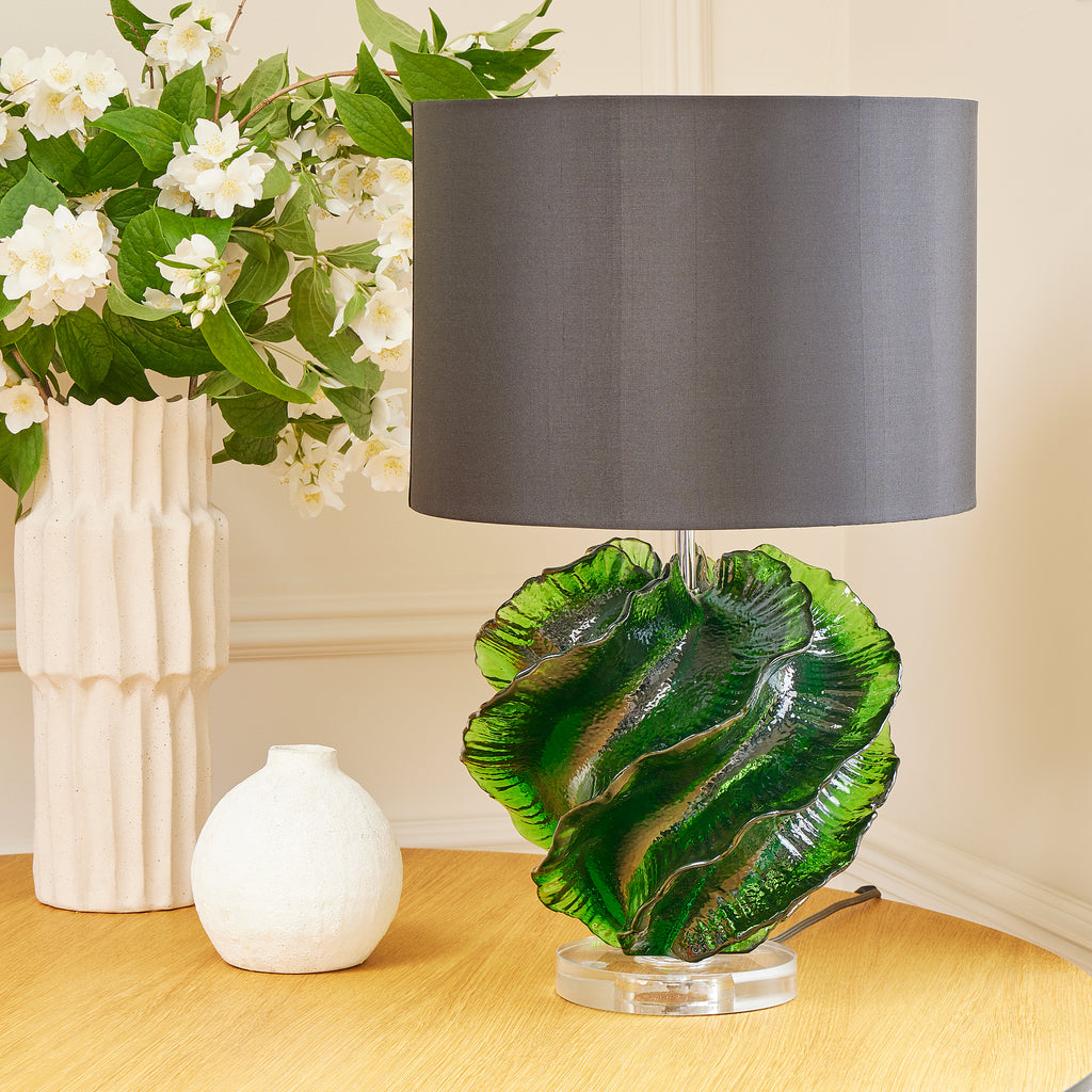 Lucy table lamp in green resin