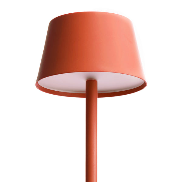 Wee Scoon rechargeable table lamp in rust