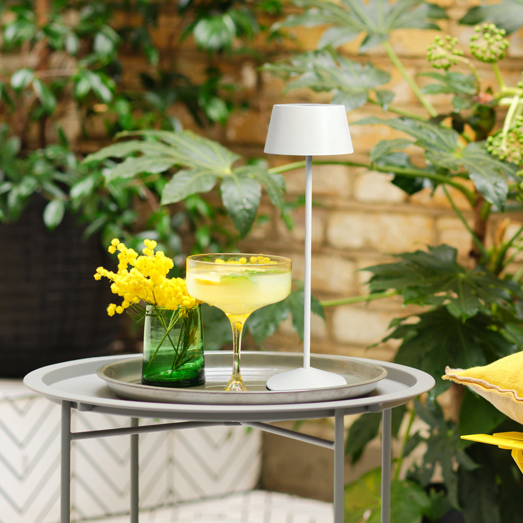 Scoon rechargeable table lamp in coconut