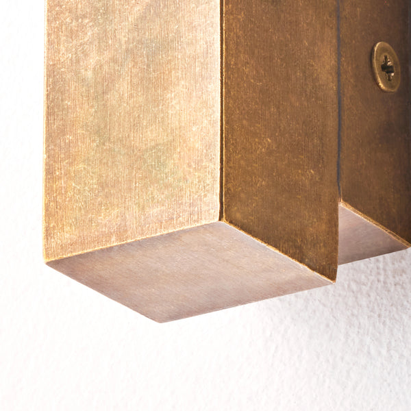 Andor IP54 uplighter in brass