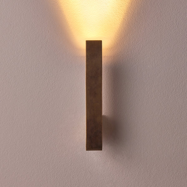 Andor IP54 uplighter in brass