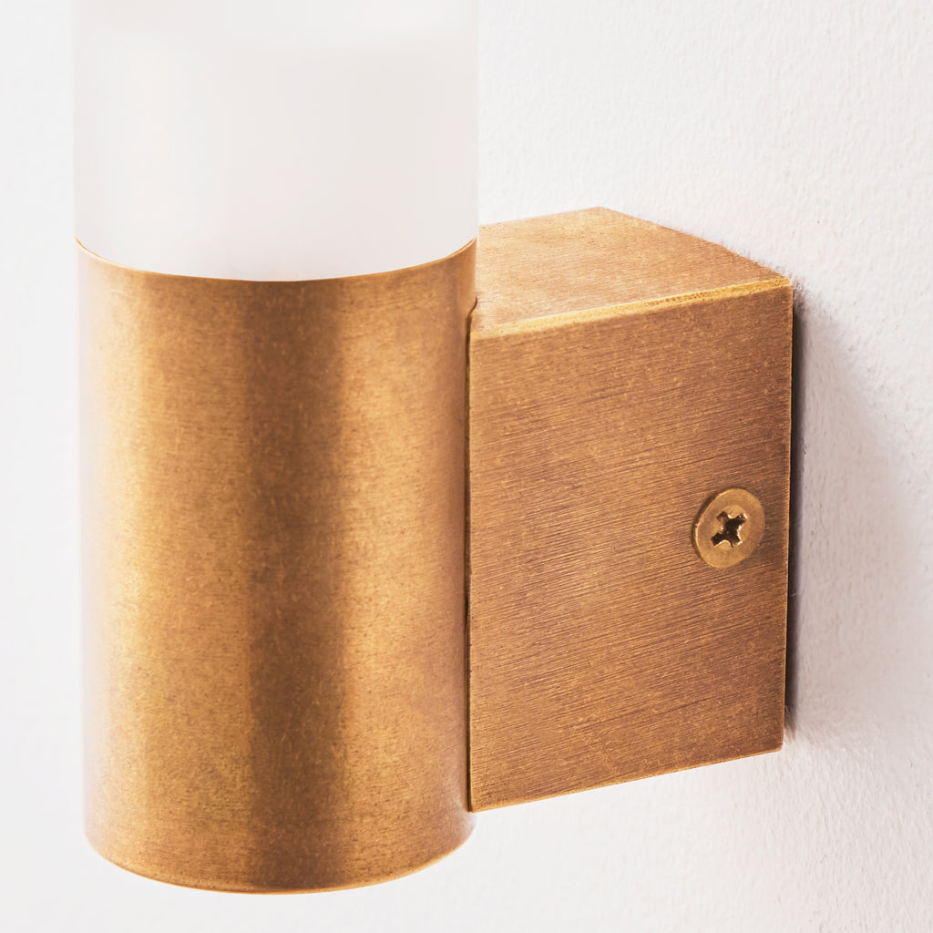 Lucas IP65 wall light in brass