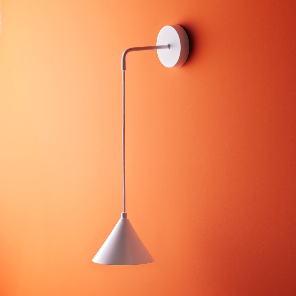 Sway wall light in white
