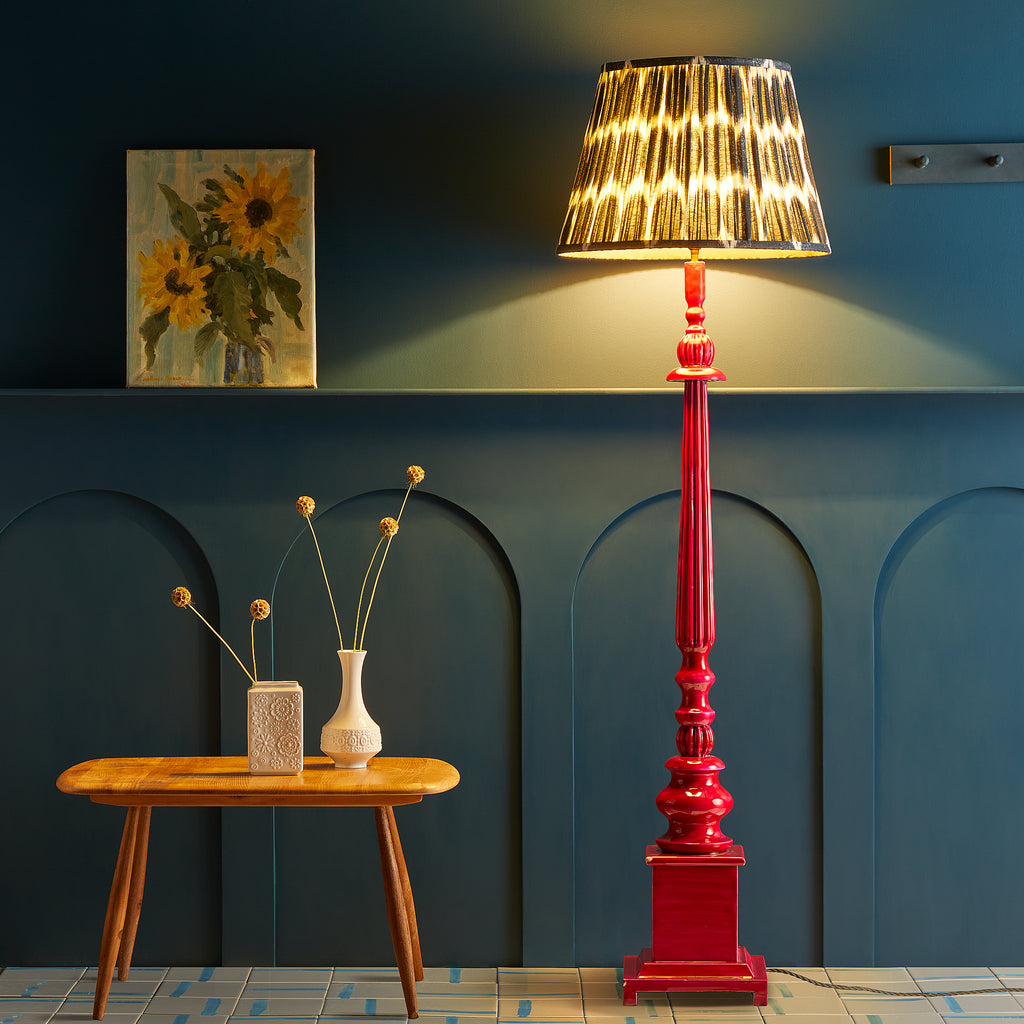 Dorian floor lamp in cosmo pink