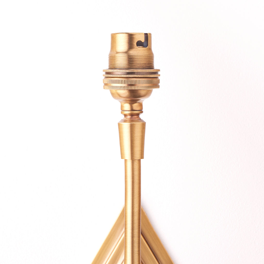 Elegant Paragon Antiqued Brass Lamp Fitting
