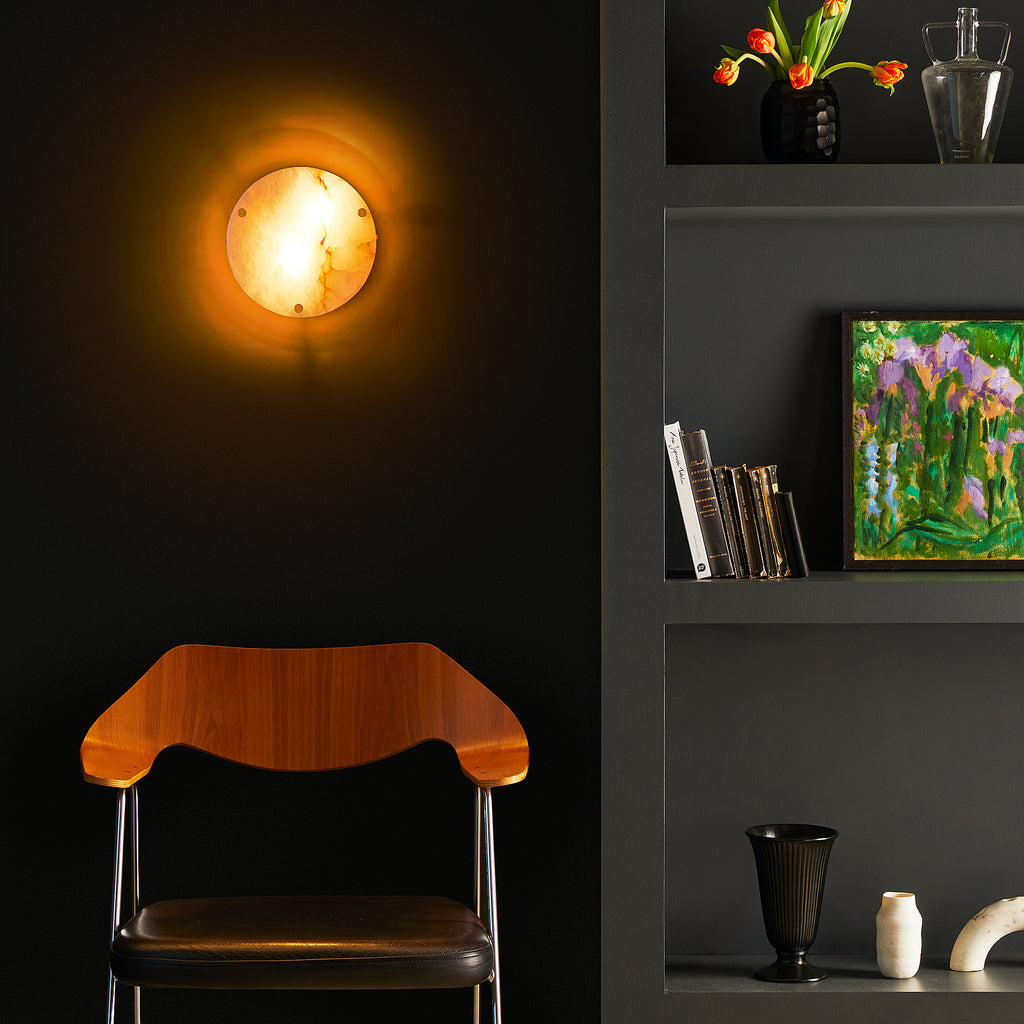 Elegant Flumo Alabaster Wall Light