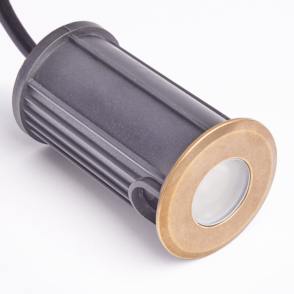 Sennen ip67 LED full body deck light in brass