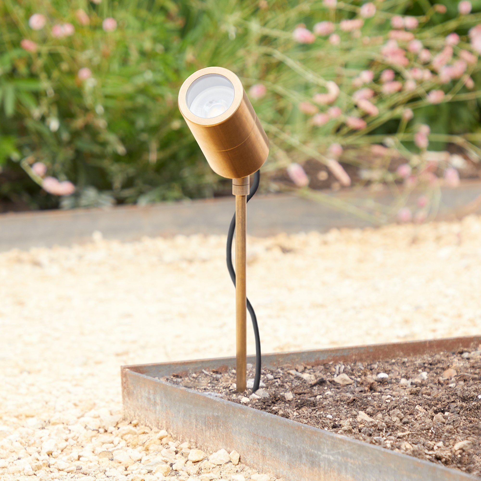 Spikey ip65 long body spike light in brass