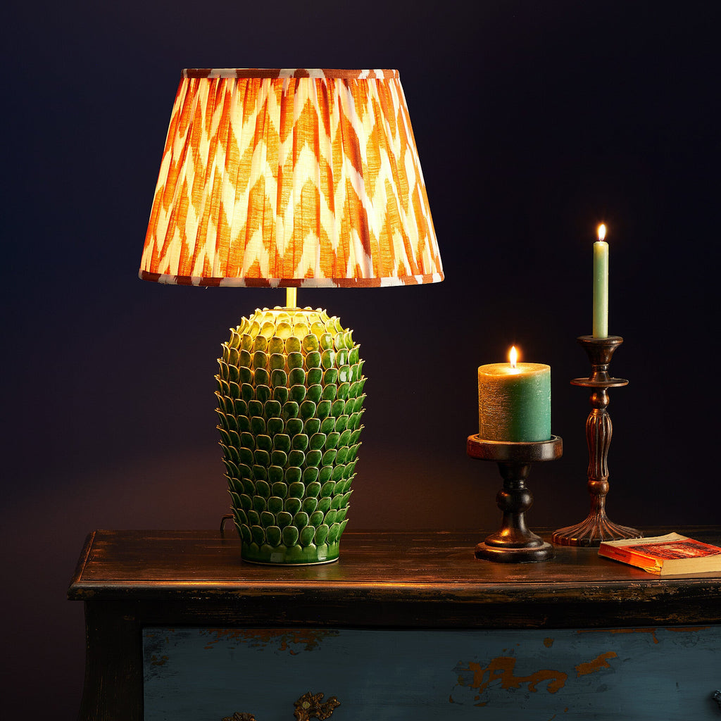 Regular Stucco table lamp in Emerald