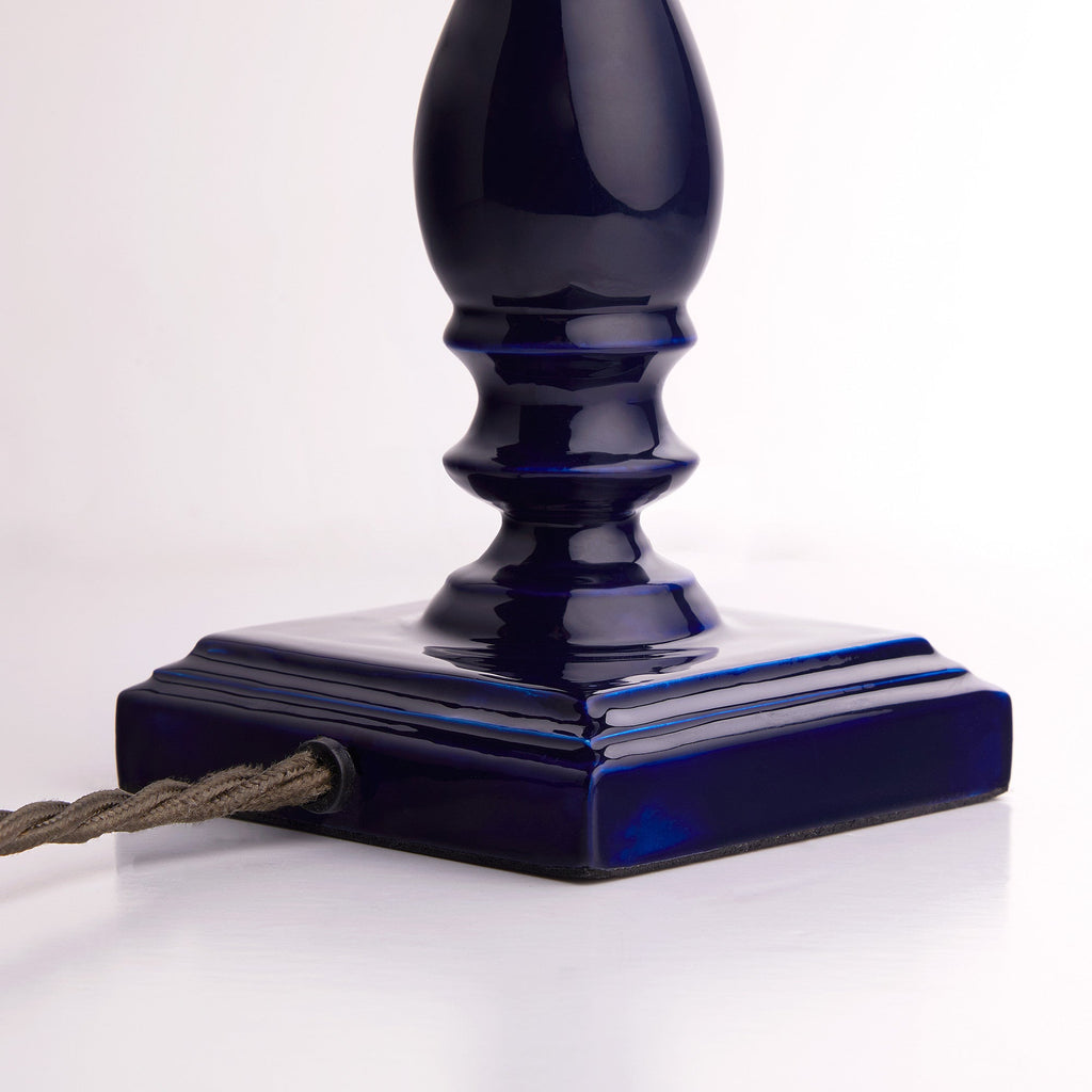 Wilma table lamp in navy blue