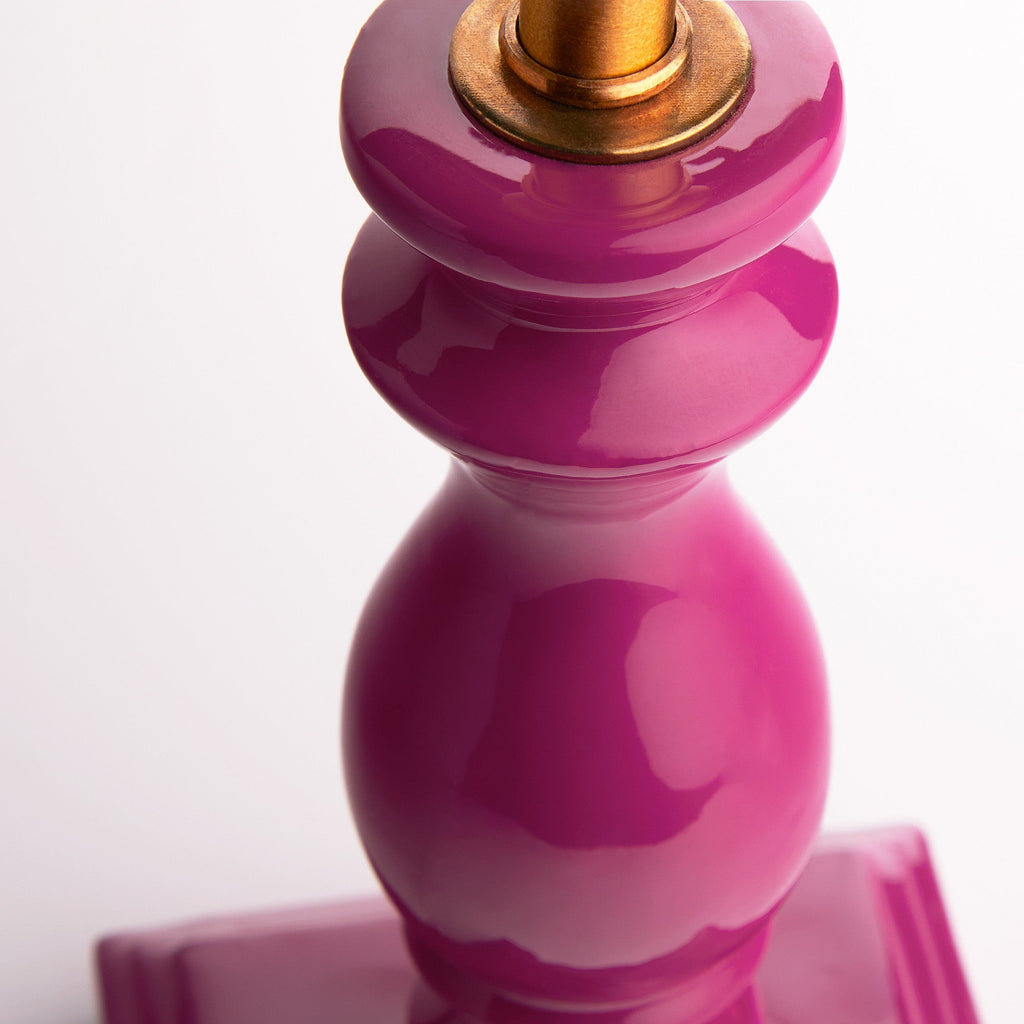 Wilma table lamp in hot pink