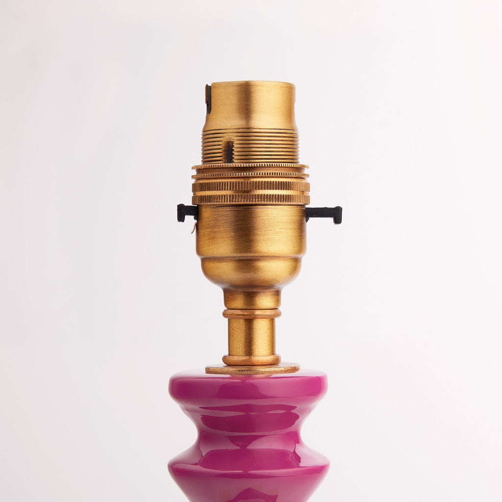 Wilma table lamp in hot pink